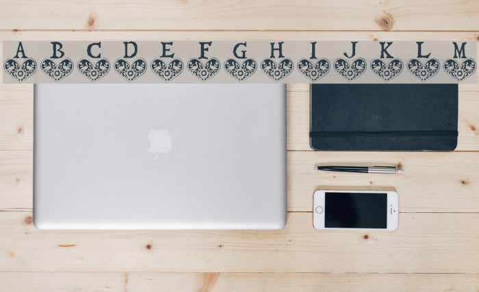 Distelfink Heart Font - FFonts.net