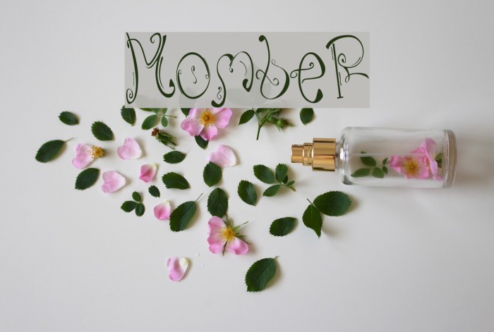 MombeR Font - FFonts.net